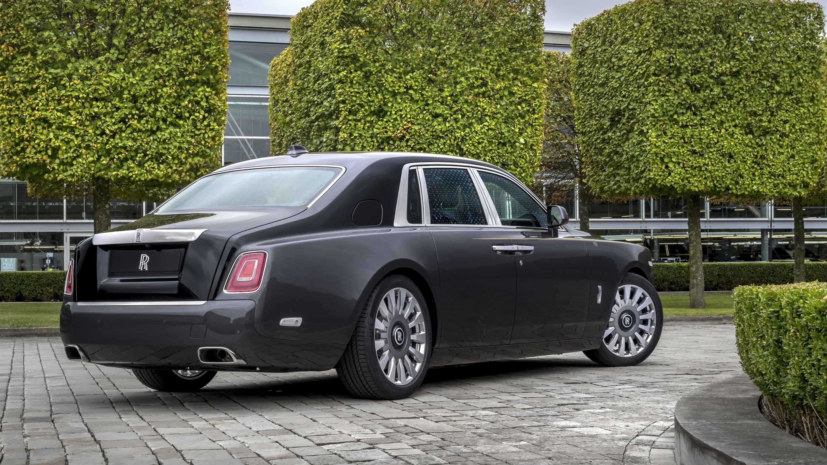 BEGIN YOUR PHANTOM SERIES II COMMISSION