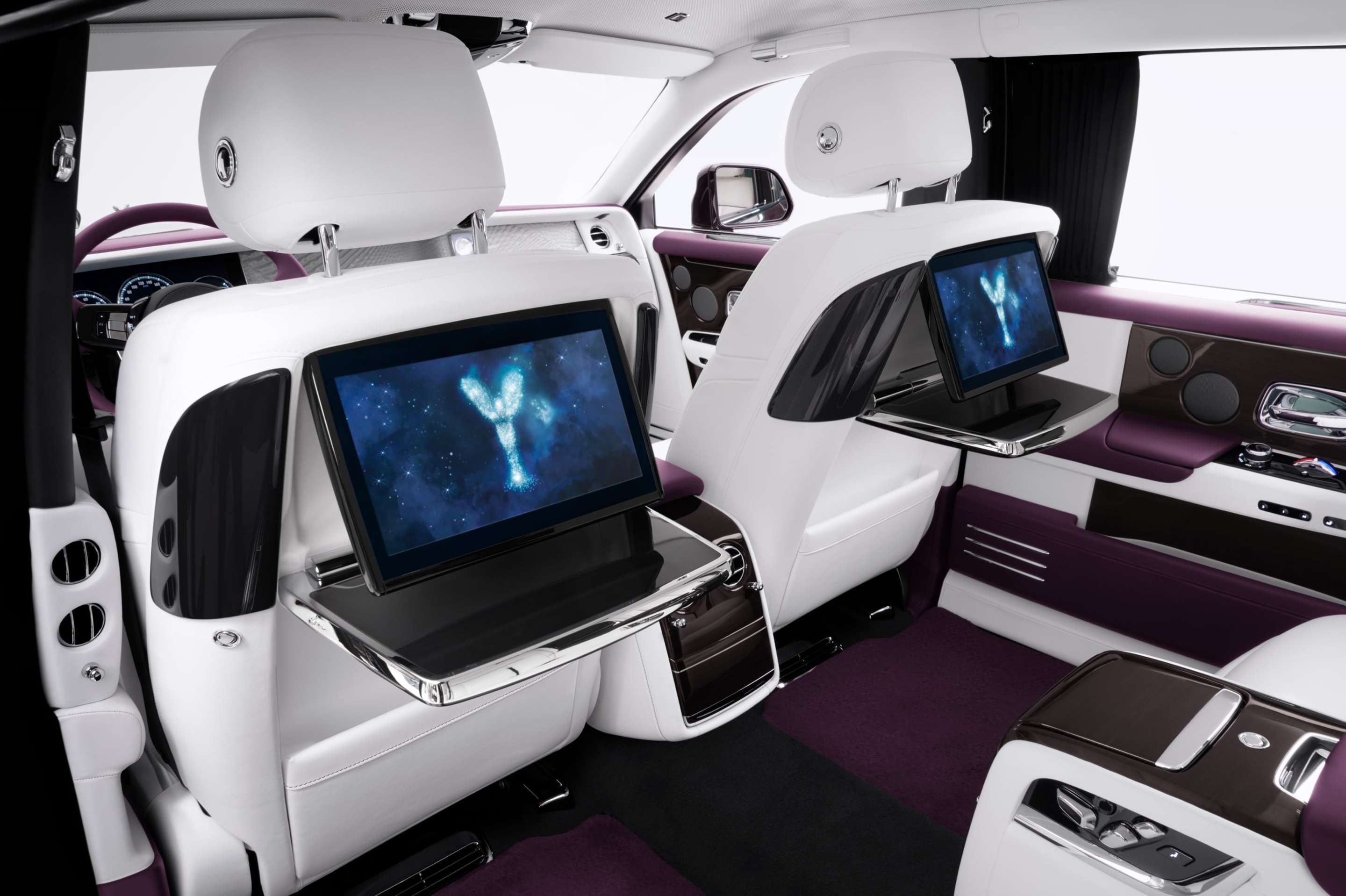 Phantom Extended - In Detail