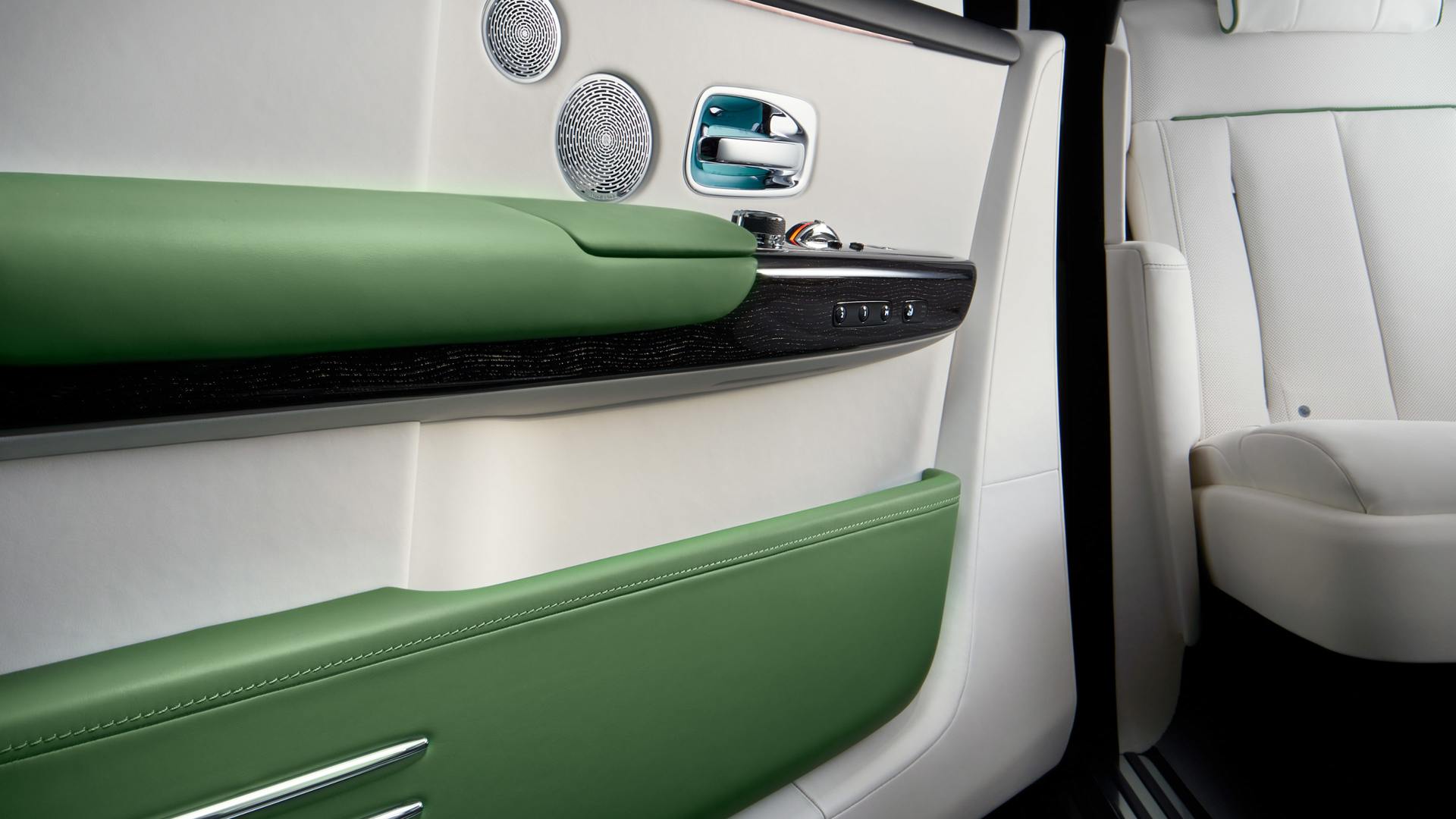 PHANTOM EXTENDED SERIES II - IN DETAIL